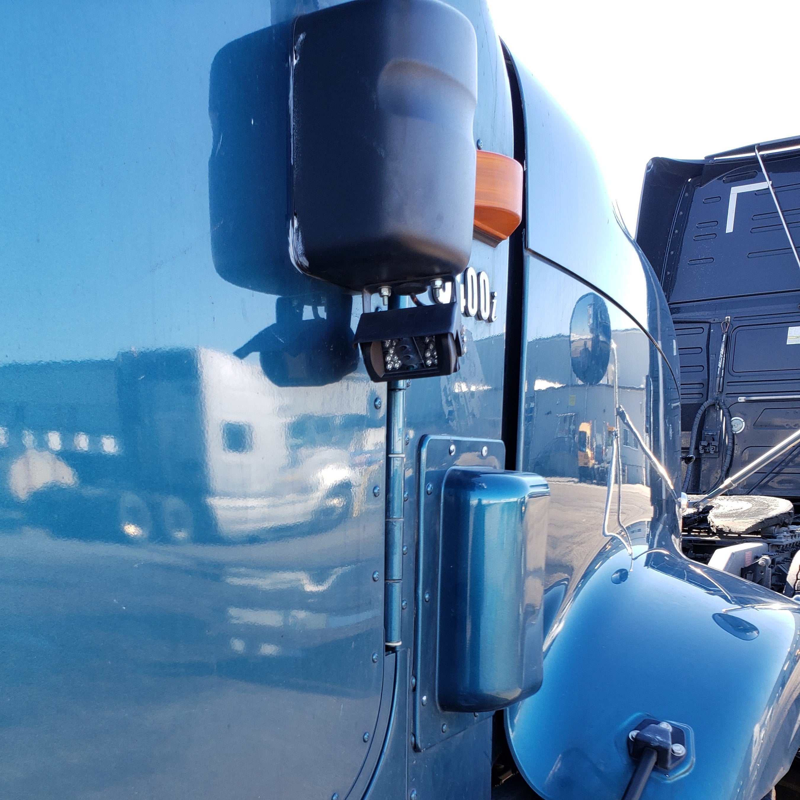 Rogue Multi-cam 1 to 4 1080P Cam DVR System with 7" LCD! Record & View ...